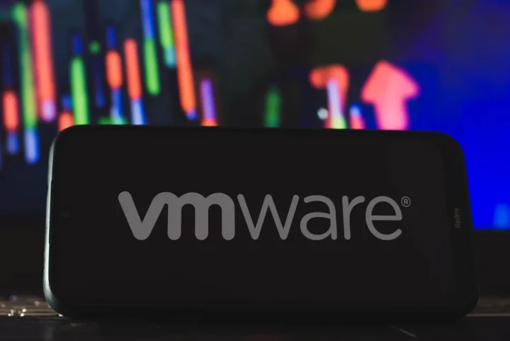 Vulnerabilidades Críticas en VMware vCenter Server - Devel Group